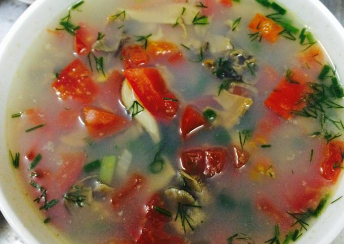 Hướng dẫn món canh trai nấu cà chua thanh mát cho ngày hè nóng nực ...